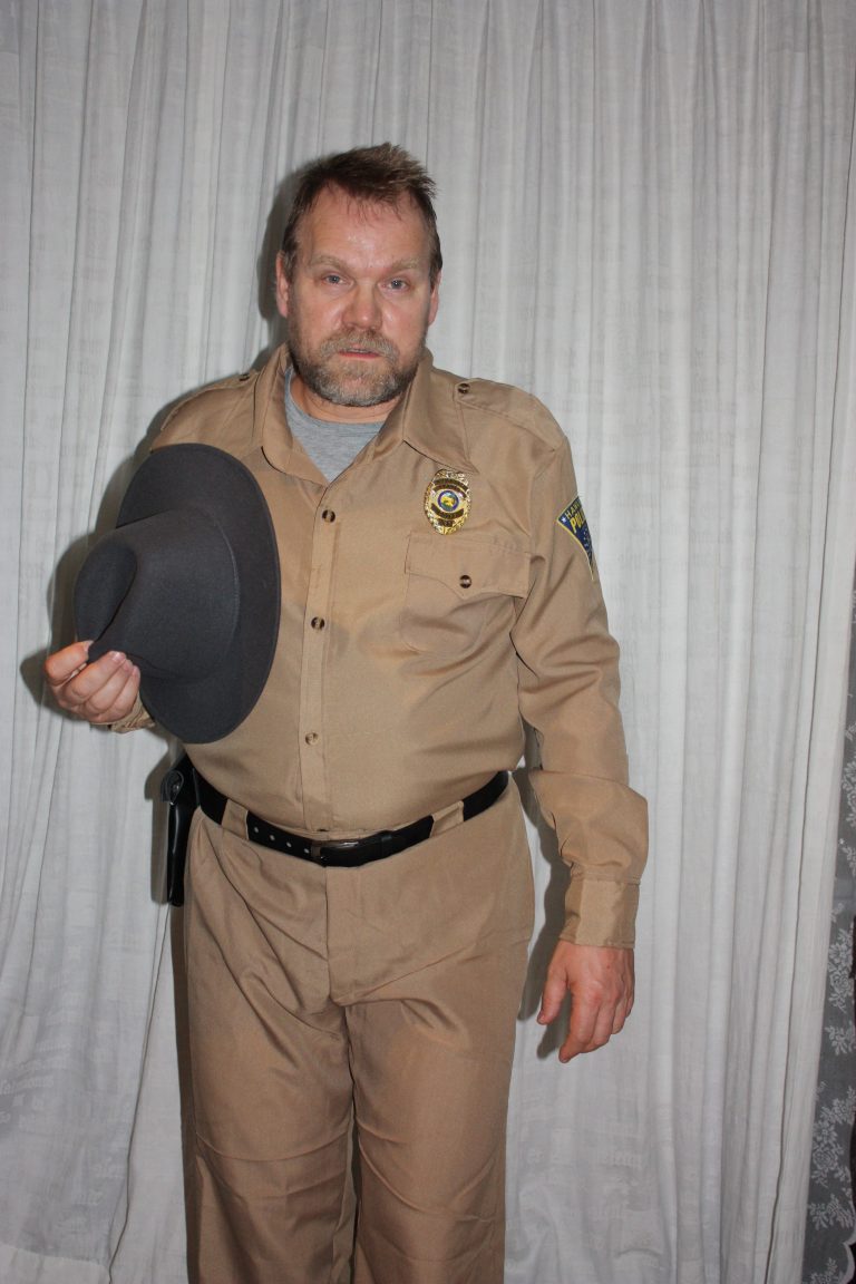 Jim Hopper – Cosplay2gether